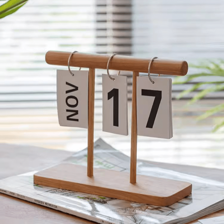 Page-Flipping Wooden Desktop Calendar – RusticReach